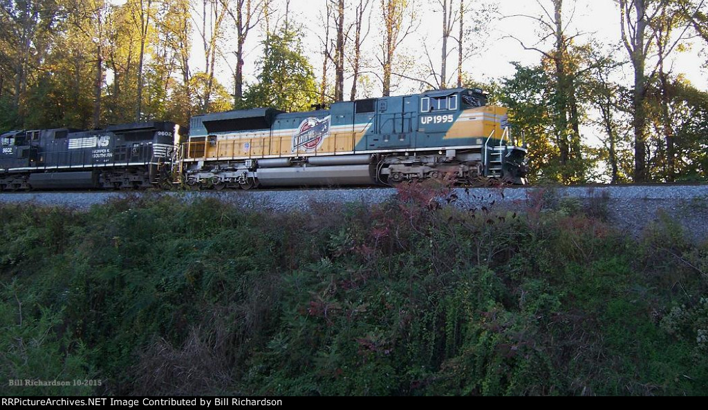 UP 1995 C&NW Heritage Unit